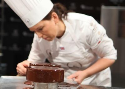 Ruth Hinks – Masterclass and Demos - Chocolate Master | UK - Contraband ...