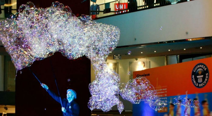 Booking agent for Sam Sam The Bubble Man - Children & Family Shows ...