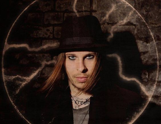 Booking agent for Dee Christopher - Famous Magician | Contraband Events