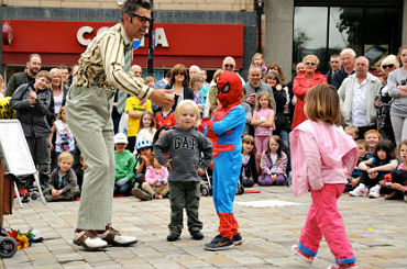 Street Entertainers, Street Performers, Street Theatre Hire ...